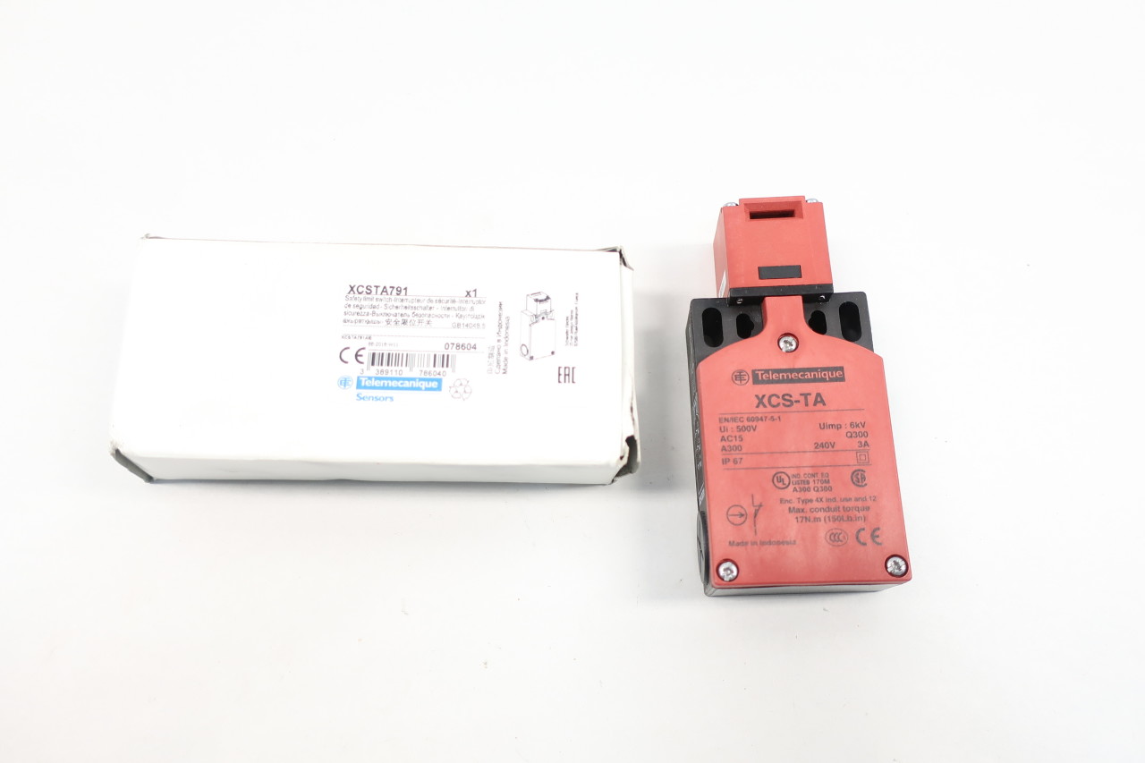 Telemecanique XCSTA791 Safety Limit Switch 240v-ac