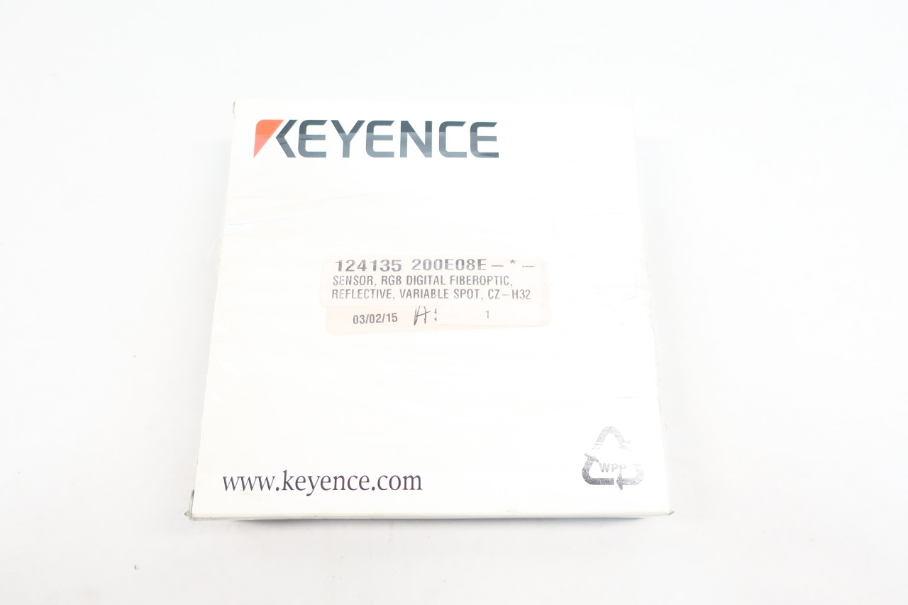 Keyence CZ-H32 Variable Spot Reflective Sensor