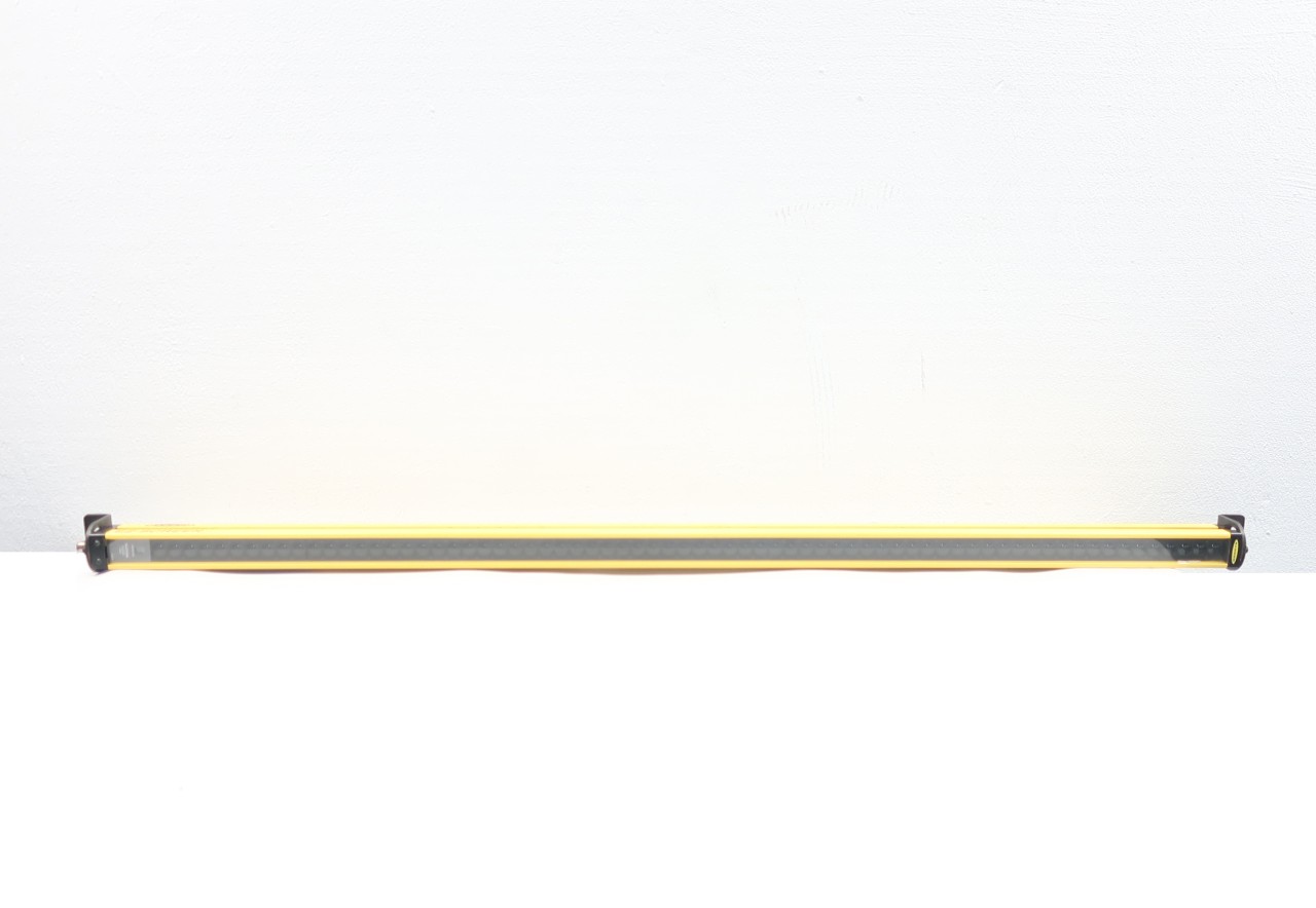 Banner SLSVAE30-1050Q8 Ez-screen Light Curtain Emitter 24v-dc
