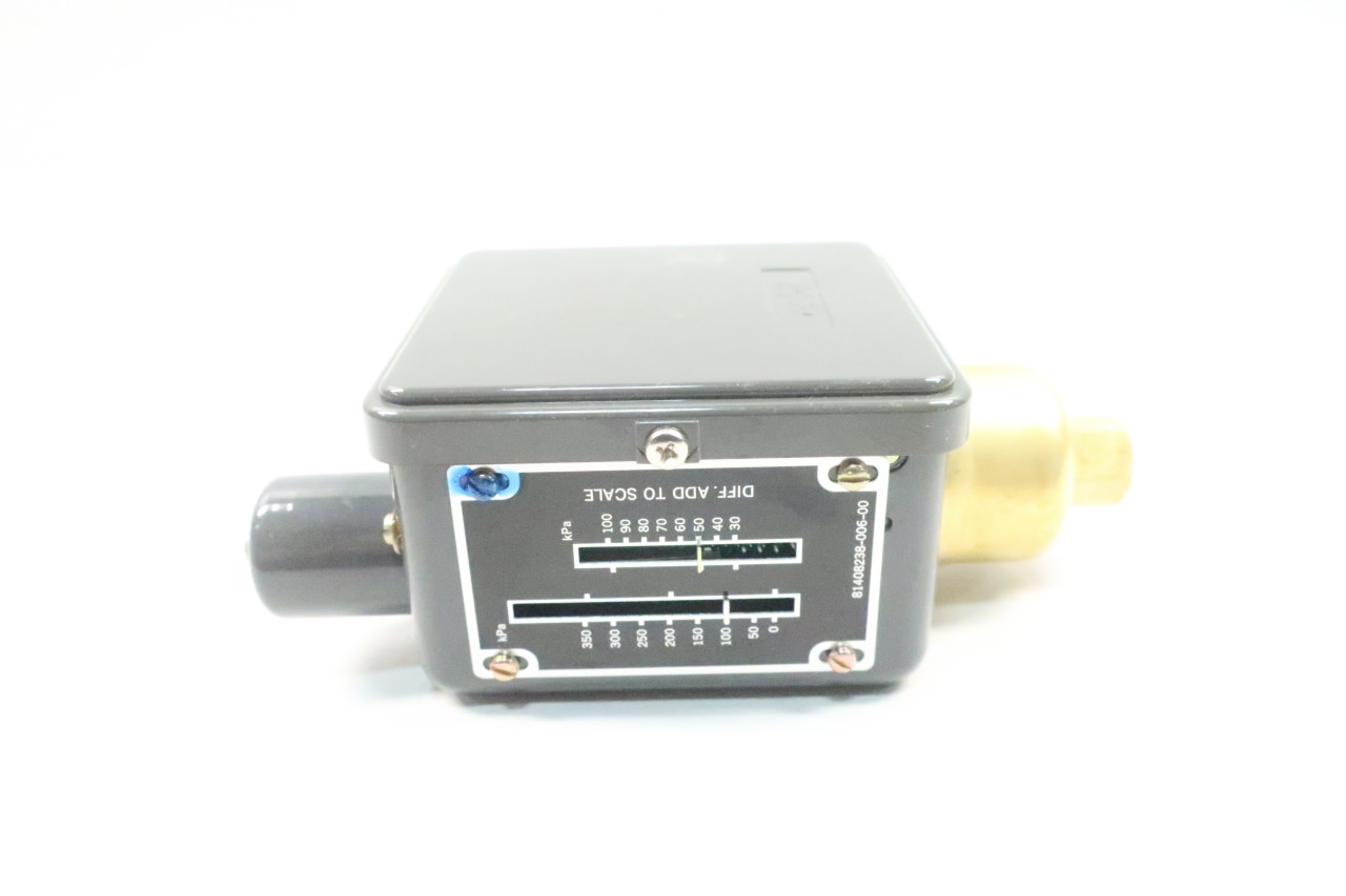 Azbil L404F204 Pressuretrol Pressure Switch 0-350kpa 120/240v-ac